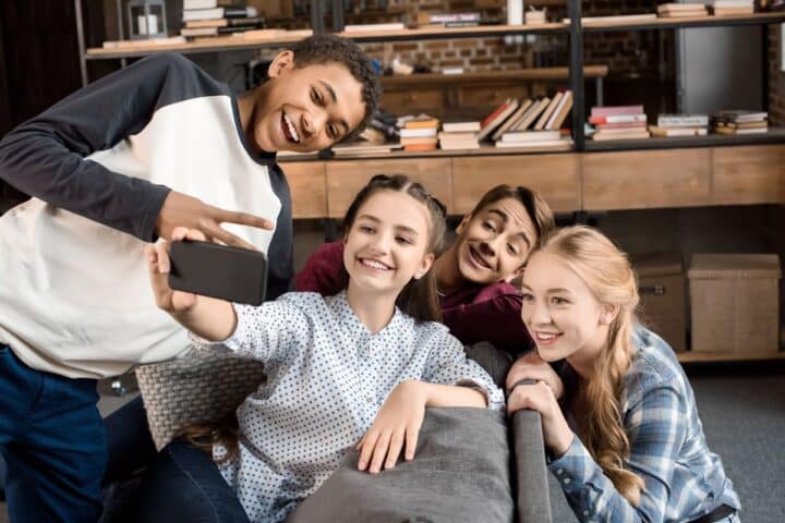 10 Fun and Exciting Icebreaker Games For Teens