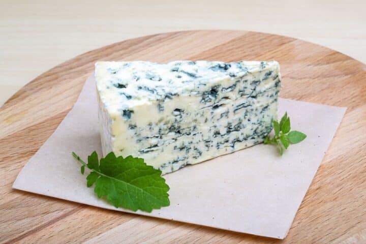 11 Substitutes for Goat Cheese - Dairy And Non-Dairy Alternatives