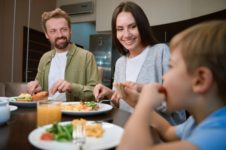 10 Ways to Make Family Dinners More Fun (And Keep Kids at the Table)