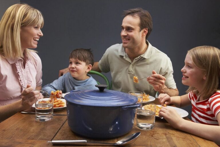 10 Ways to Make Family Dinners More Fun (And Keep Kids at the Table)