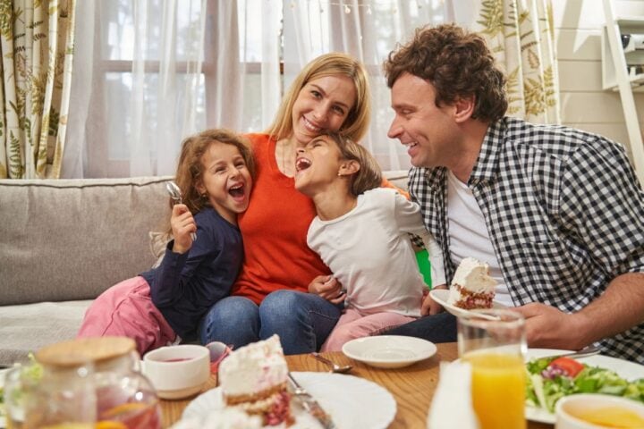 10 Ways to Make Family Dinners More Fun (And Keep Kids at the Table)