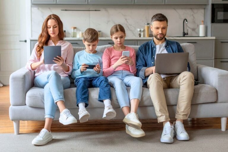 I Tried a ‘No-Screens Weekend’ With My Family—Here’s What Happened
